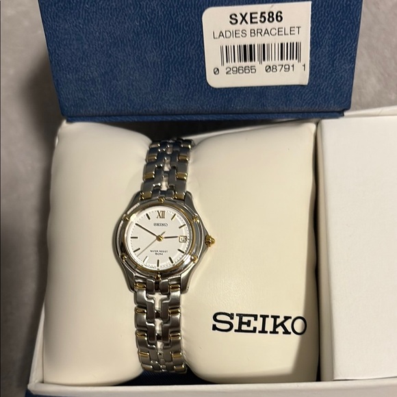 Seiko | Accessories | Seiko Ladies Watch Silver And Gold | Poshmark